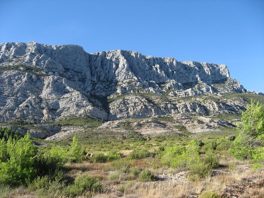 Sainte-Victoire Mountain | Aix en Provence │ Tourist Office Sainte-Victoire Mountain | Aix en Provence │ Tourist Office