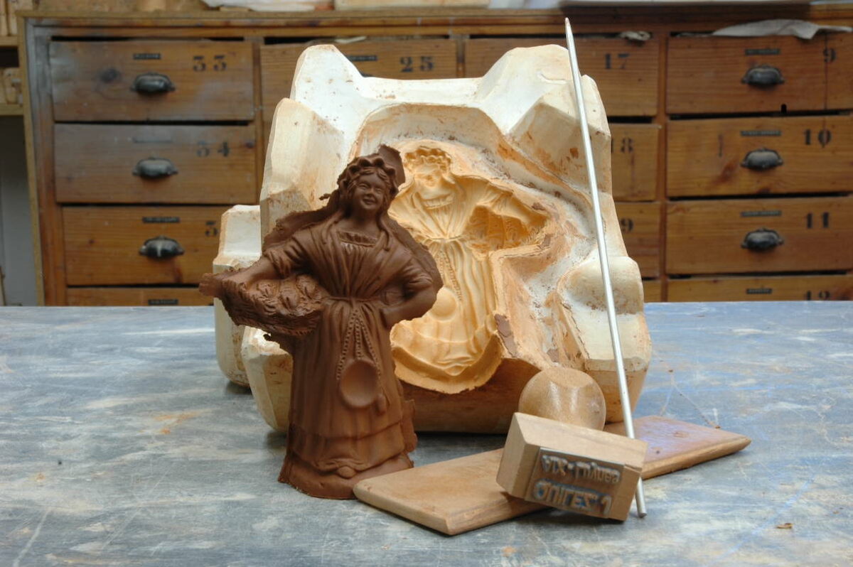 Santon de Provence • Portrait des 8 santonniers du pays d'Aix-en-Provence