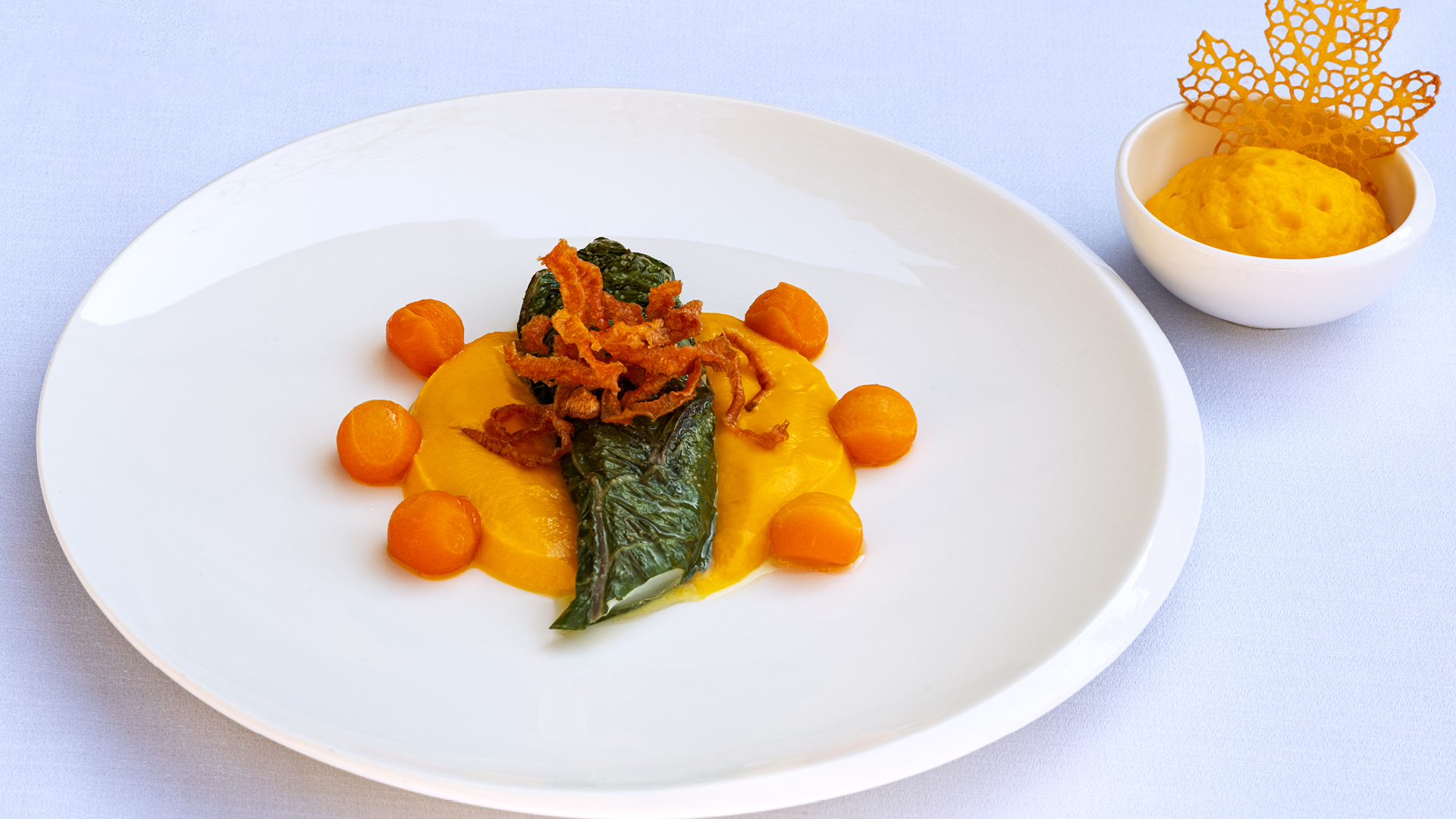 Filet de saint-pierre de méditerranée en habit de blettes, carottes ...